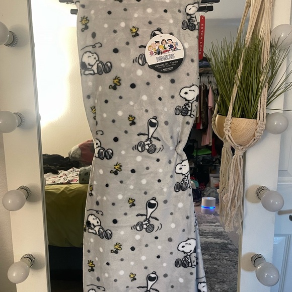 Peanuts | Bedding | Grey Polka Dot Snoopy Throw Blanket | Poshmark